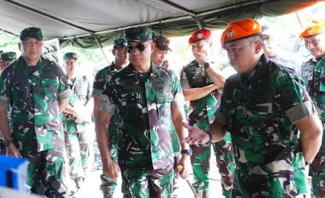 Panglima TNI Cek Kesiapan Pasukan Elite Baret Jingga Sat Bravo 90 ...