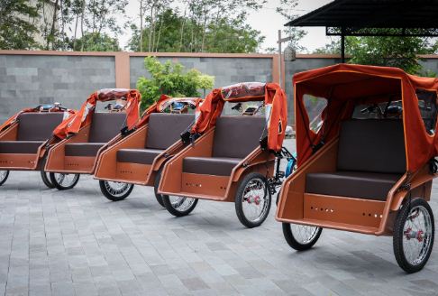 Wamen UMKM Perkuat Keterlibatan UMKM Untuk Produksi Becak Listrik ...